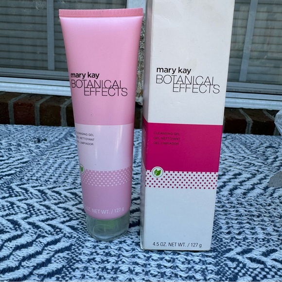 Mary Kay | Skincare | Nwt Mary Kay Botanical Effects Cleansing Gel ...